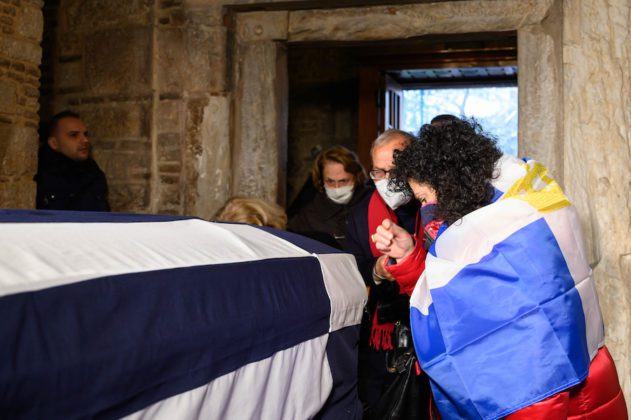Κηδεία τέως βασιλιά Κωνσταντίνου - Εικόνες από την Μητρόπολη Αθηνών